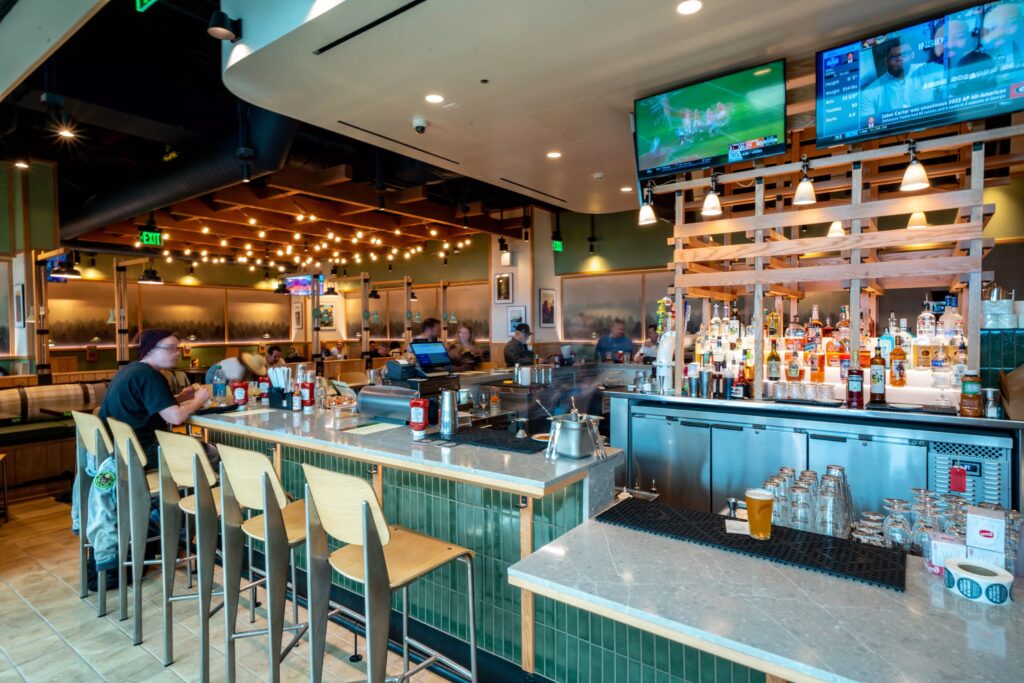 San José Mineta Airport opens Jim Stump's Taproom + Kitchen - Passenger ...