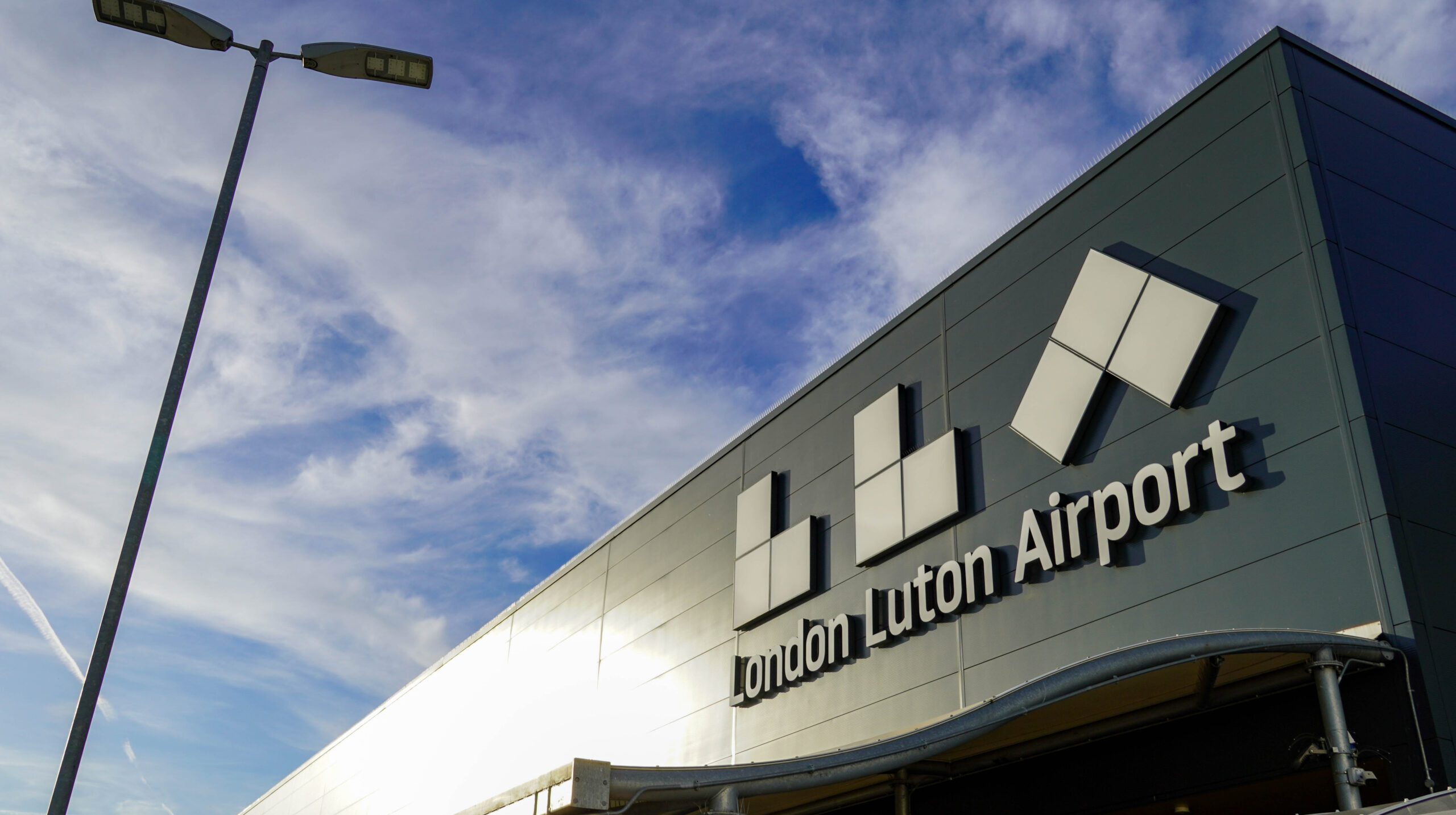London Luton opens 24-hour express drop off zone - Passenger Terminal Today