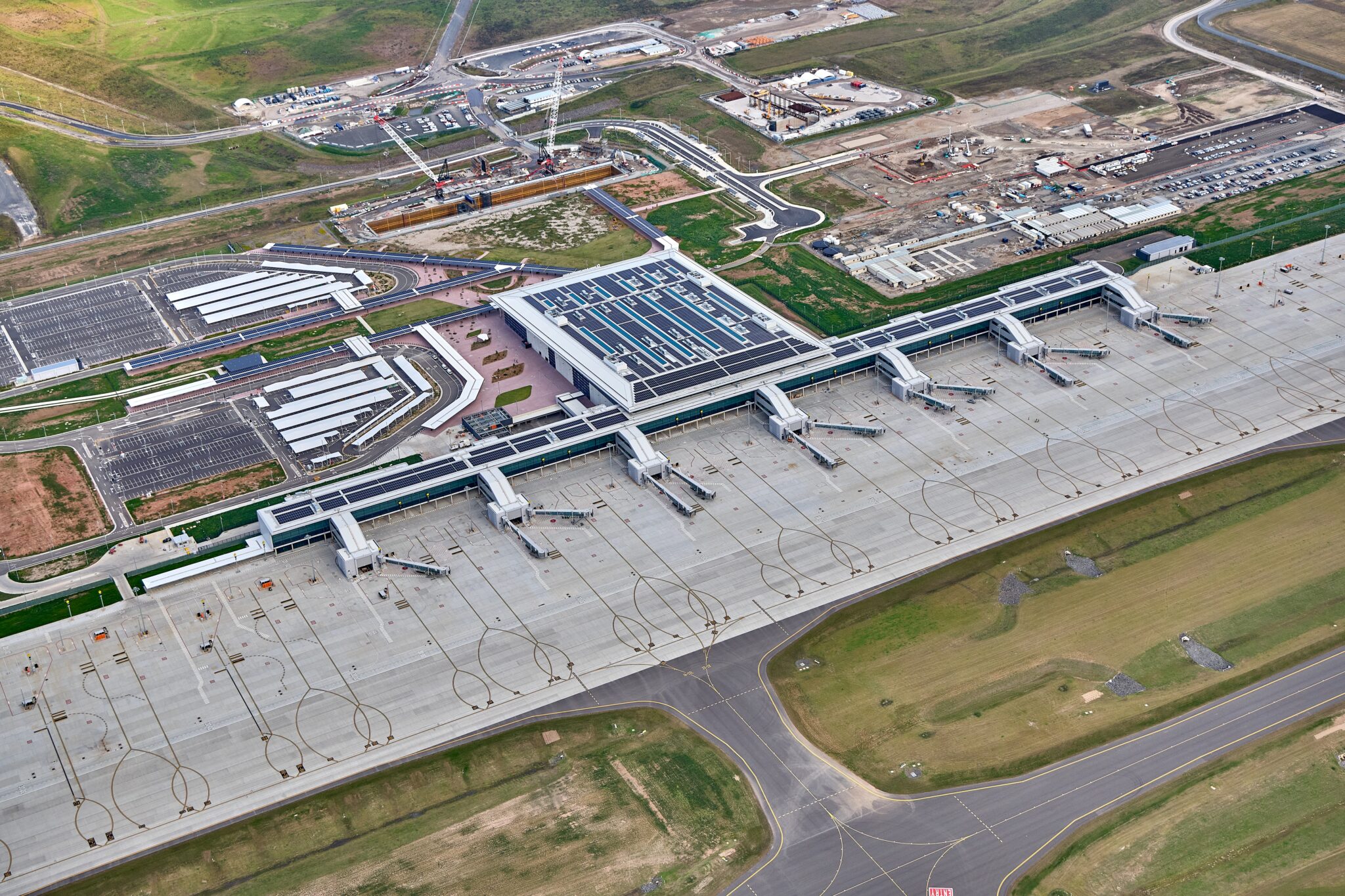 Western Sydney International wraps construction and formally unveils ...