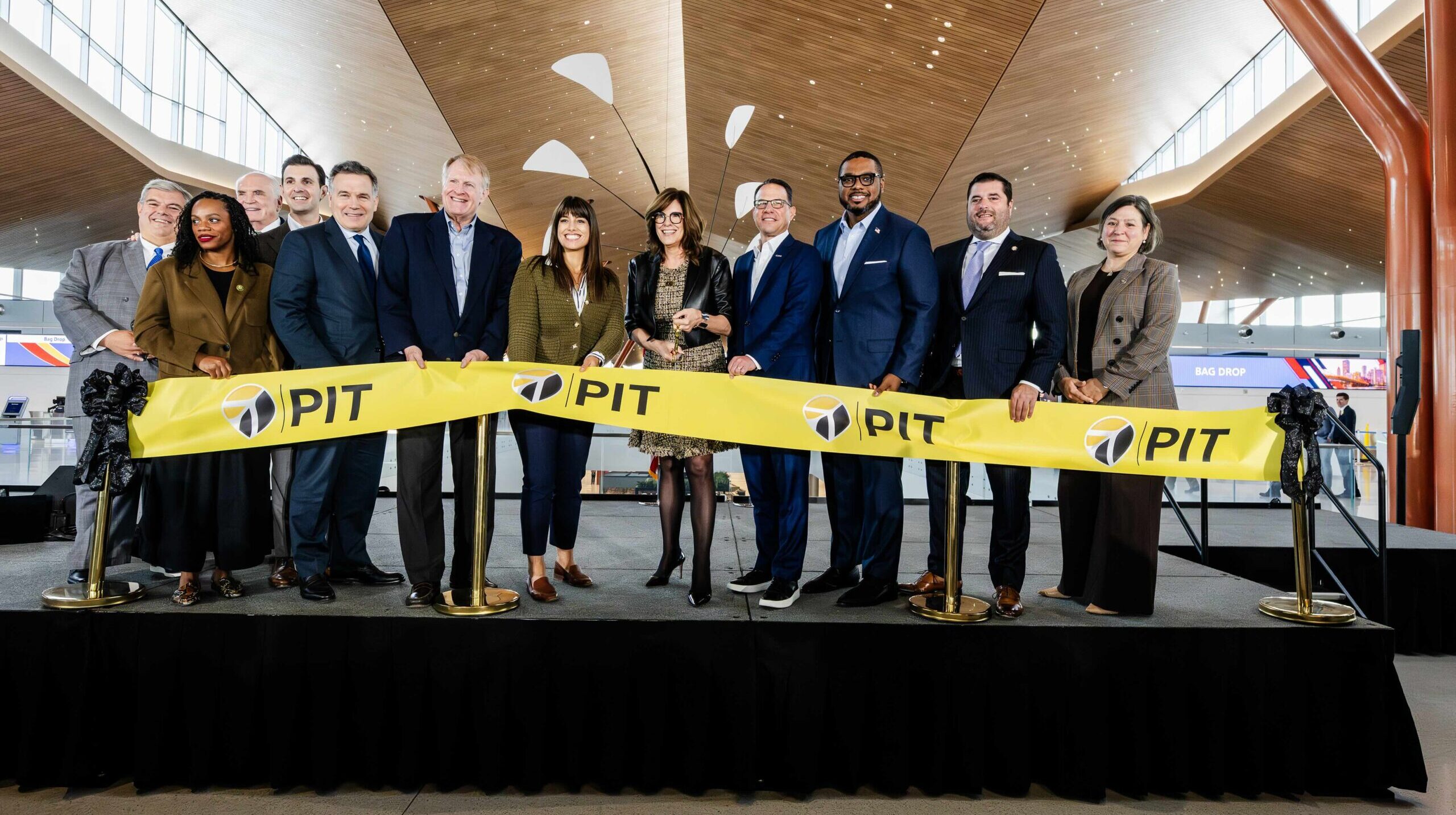 Pittsburgh International Airport unveils $1.7bn terminal - Passenger ...